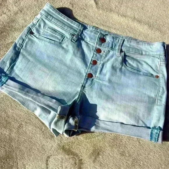 Universal Thread | Shorts | Universal Thread Buttonfly Cuffed Short ...